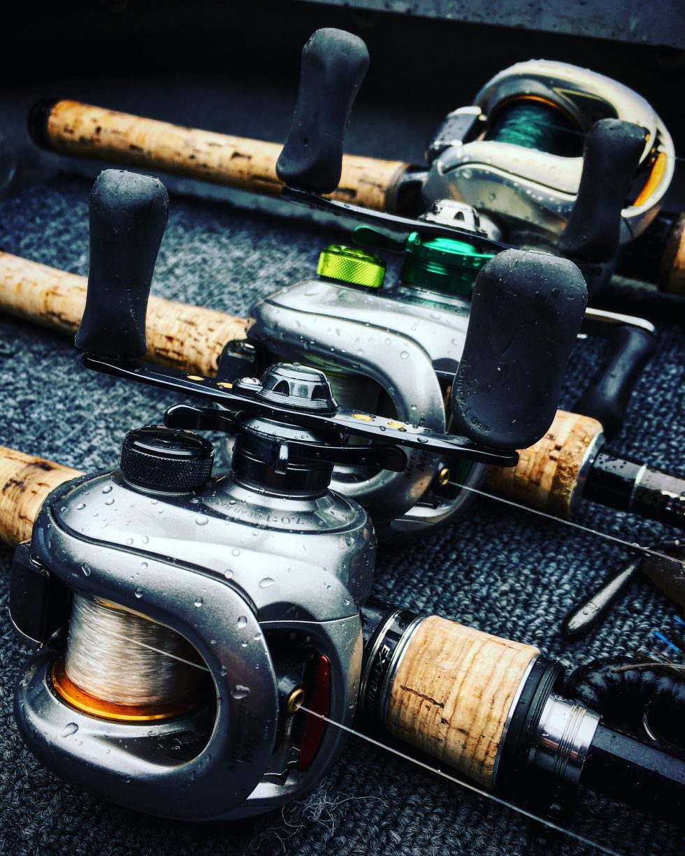 豊英ダムバス釣り。秋のバックウォーターで投げるべきは「ソフトジャークベイト」だった。 | ikahime