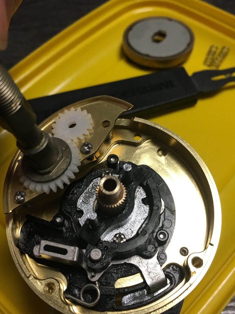 ’14カルカッタコンクエスト101分解＆オーバーホール。なぜカルコンは至高の巻き心地なのか。 | ikahime