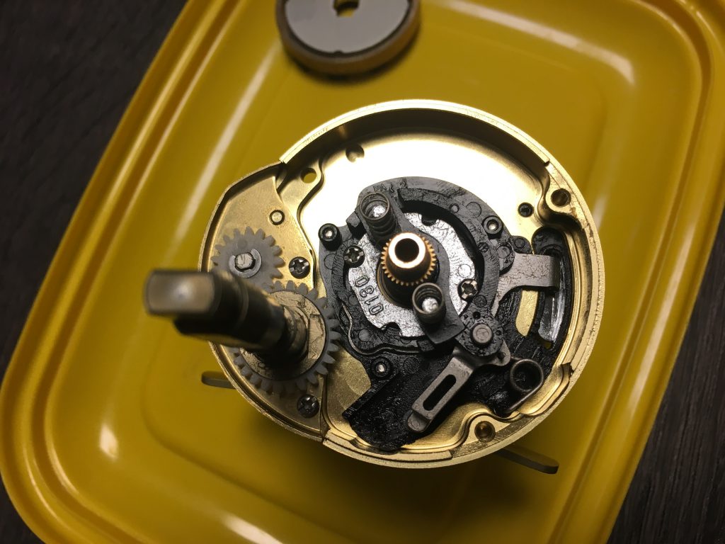 ’14カルカッタコンクエスト101分解＆オーバーホール。なぜカルコンは至高の巻き心地なのか。 | ikahime