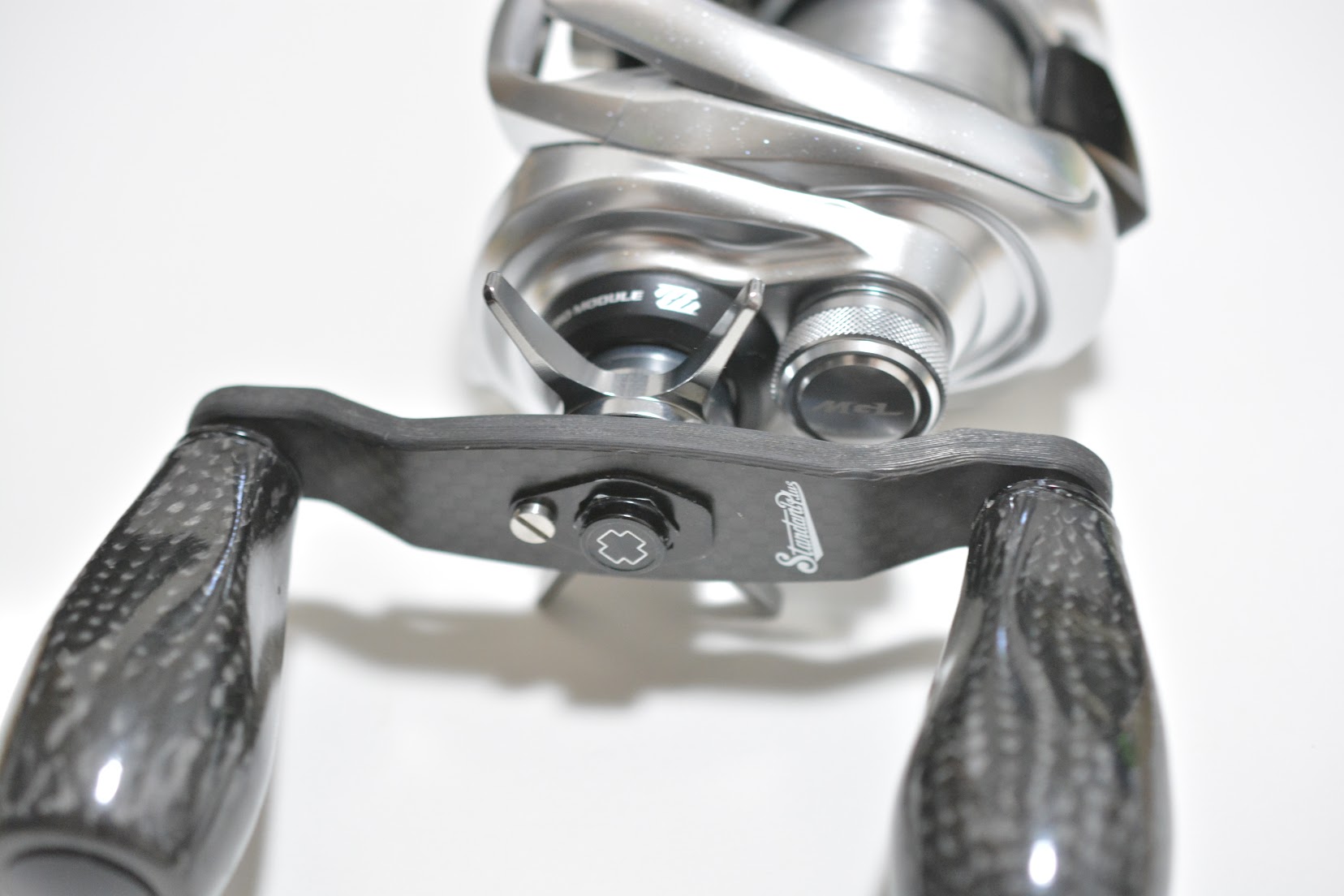 ’16メタニウムMGL ＋ スタジオコンポジット RC-SC EX PLUS カーボンカスタム ハンドル 装着。 | ikahime