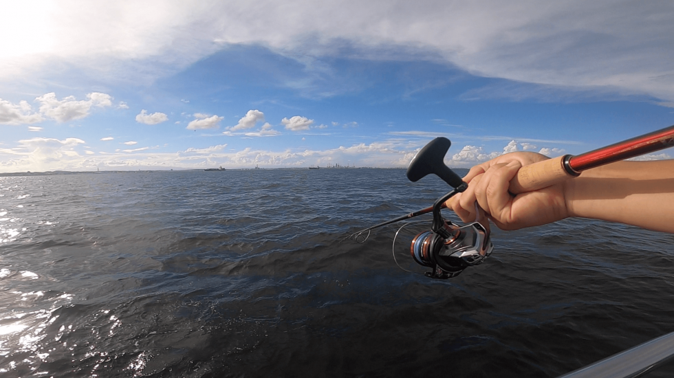 シマノ ワールドシャウラ 2702R-2インプレ。[超赤]ボートシーバスに最適な一本。 | ikahime