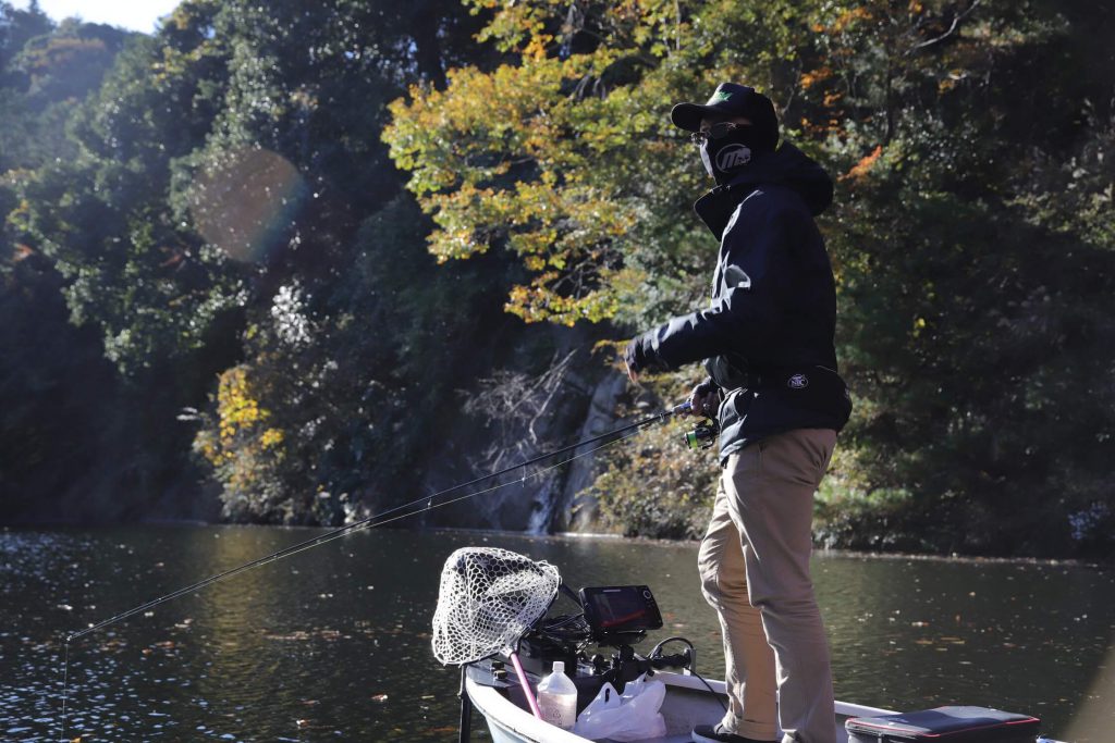 アングラー取材 nories ジャングルスピンで嗜むパワーフィネス！@晩秋の豊英ダム | ikahime